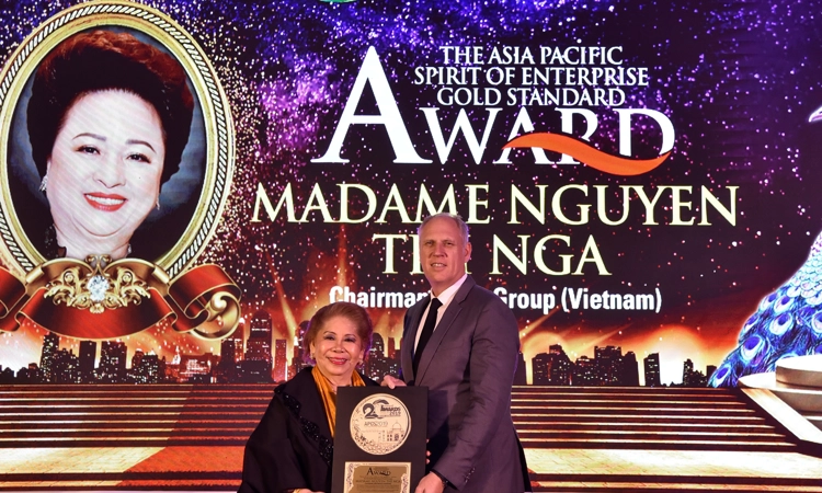 BRG Group’s Chairwoman Nguyen Thi Nga wins major prizes at Asian Golf Awards 2019