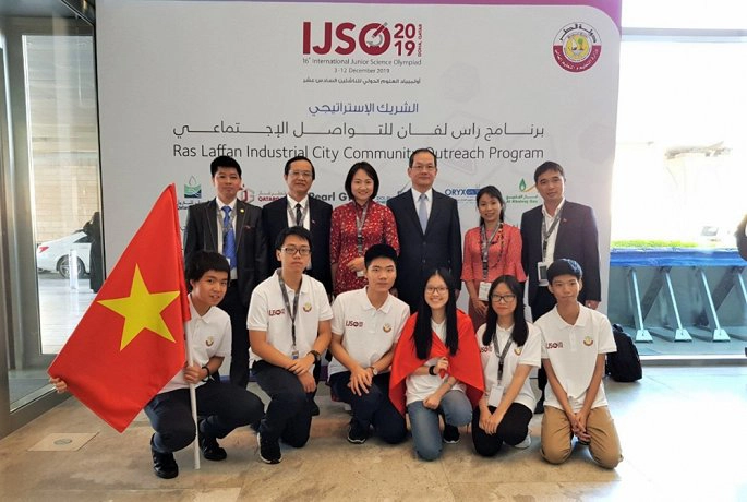 Hanoi students win three gold medals at 16th IJSO