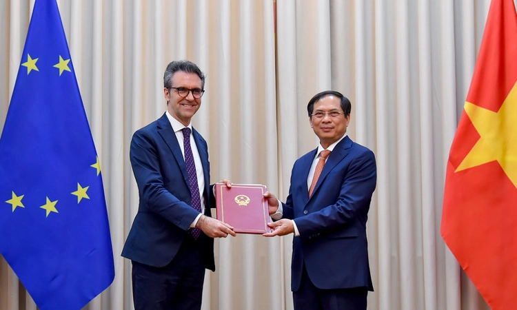 Vietnam notifies EU of parliamentary ratification of EVFTA and EVIPA