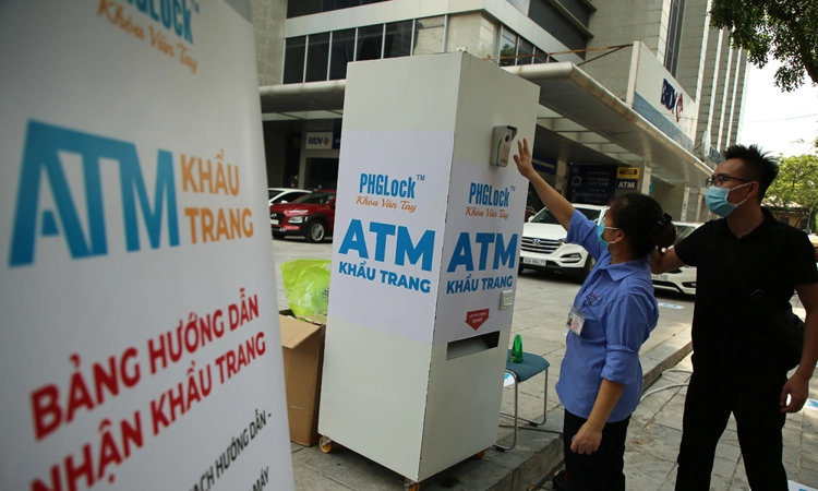 Hanoi has first face mask ATM