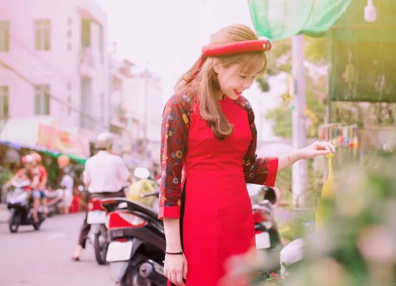 Tales of Hanoi Streets: Luong Van Can Street - historical landmark, children and women\'s paradise