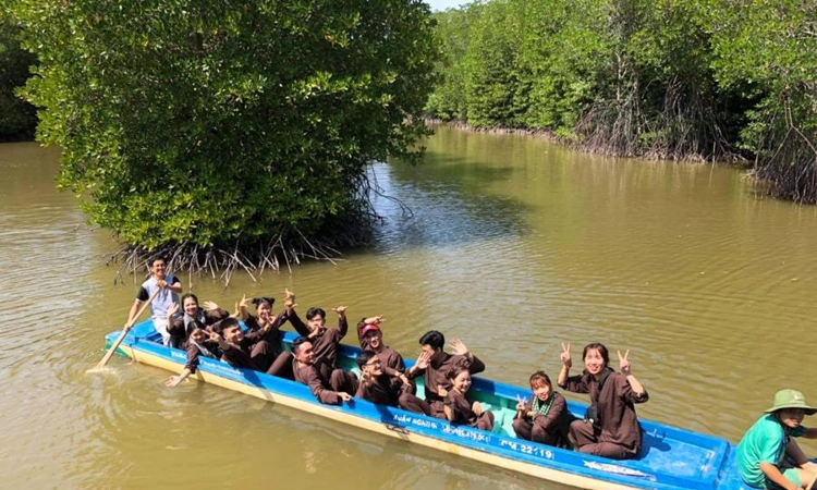 Direct air route launched to connect Hanoi and Ca Mau