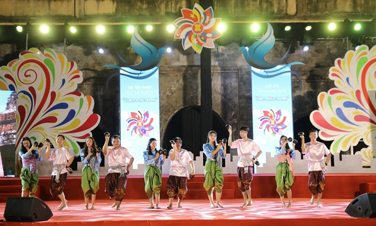 Hanoi launches "Color of ASEAN" festival
