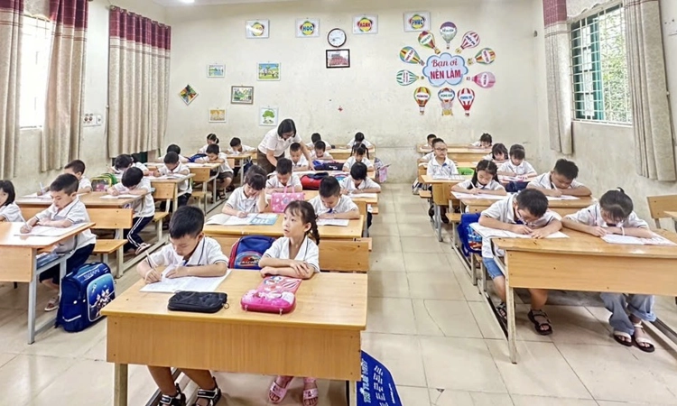 Most schools in Hanoi reopen after Typhoon Yagi
