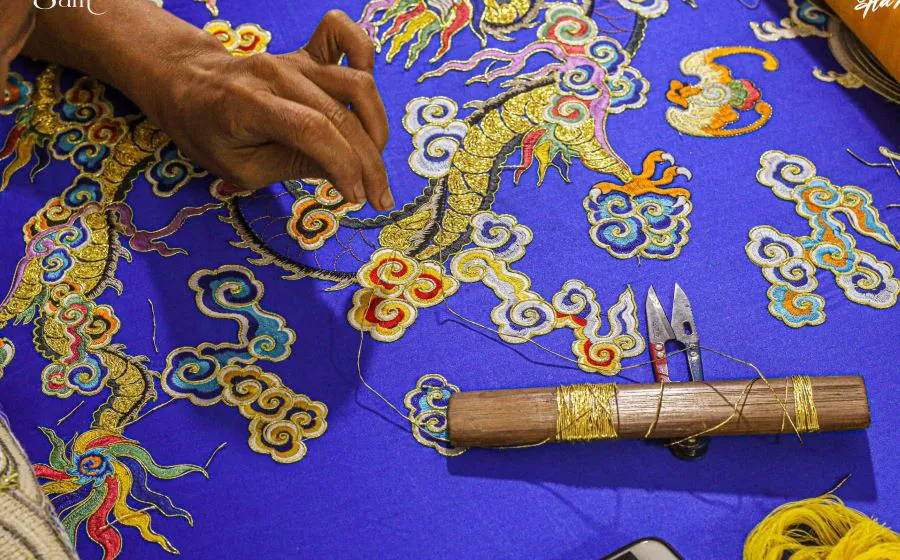 Hanoi men keep flame of traditional craftsmanship alive