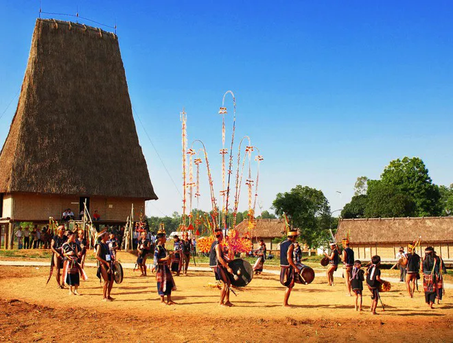 Exploring singularities of 54 Vietnamese ethnic groups right in Hanoi