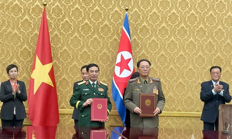 Vietnam, DPRK sign series of agreements during Party chief’s visit